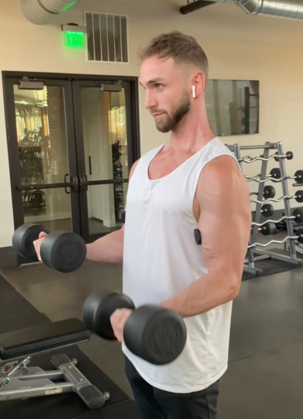 How to do alternating dumbbell curls
